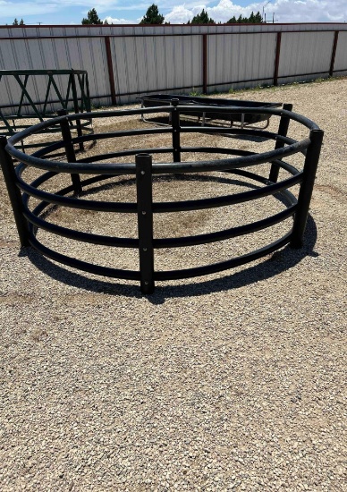 Poly Round Bale Hay Ring | Horse & Livestock | Online Auctions | Proxibid