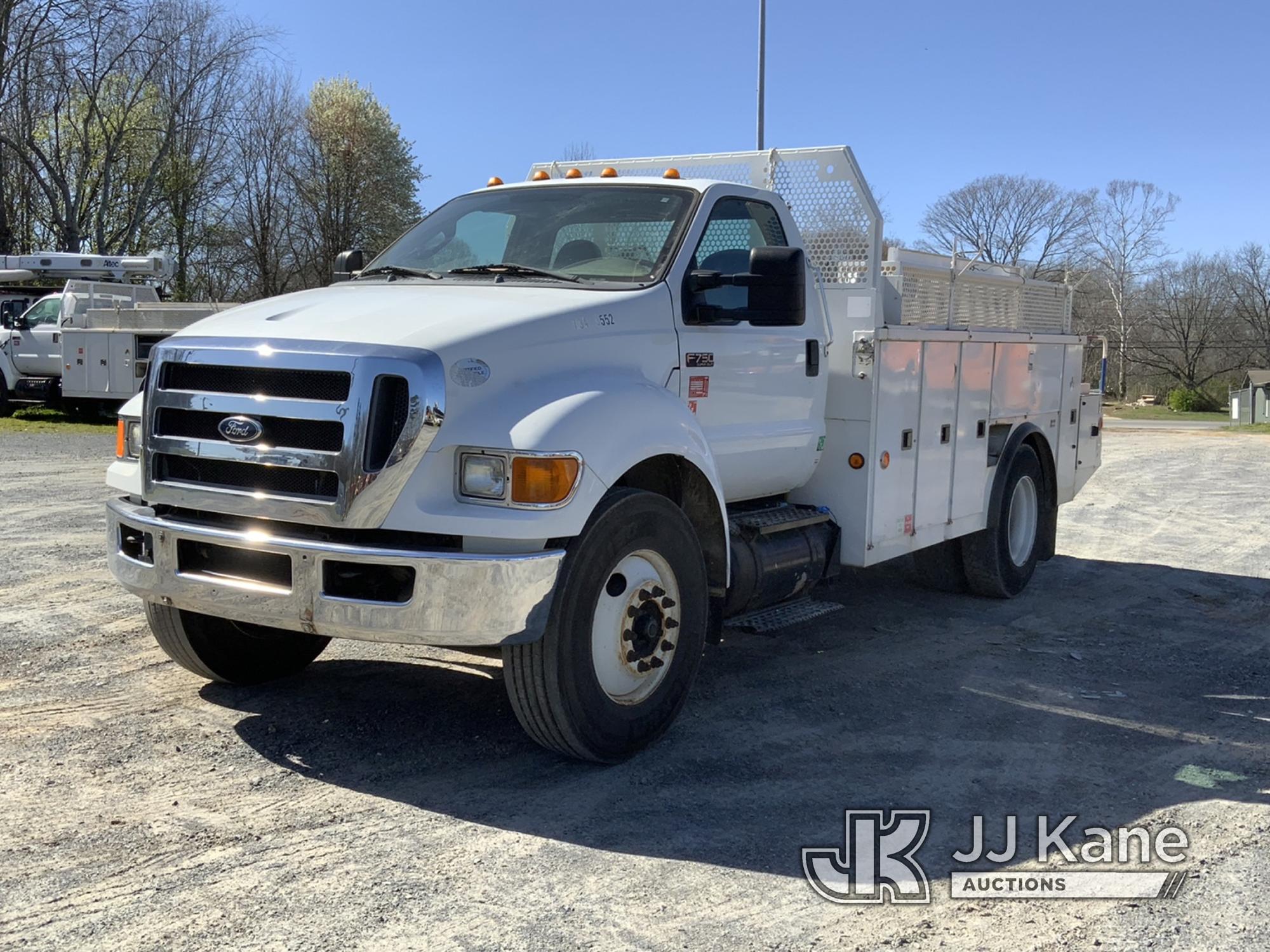 2013 Ford F750 Utility Truck