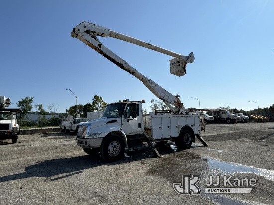 Altec AA755L-MH, Material Handling Bucket Truck rear mounted on 2005 ...