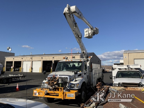 Altec AM55, Over-Center Material Handling Bucket Truck rear mounted on ...