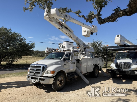 Altec AM55E, Over-Center Material Handling Bucket Truck rear mounted on ...
