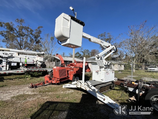 Altec AT37GW, Articulating & Telescopic Bucket mounted on 2009 Altec ...
