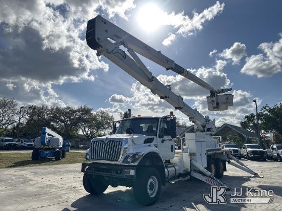 Altec AH100, Articulating & Telescopic Material Handling Bucket Truck ...