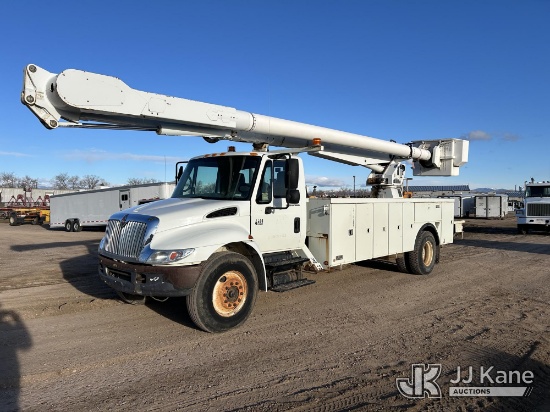 Altec AM900, Over-Center Bucket Truck rear mounted on 2003 ...