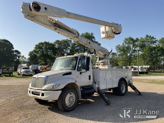 Altec AM55, Over-Center Material Handling Bucket Truck rear mounted on ...