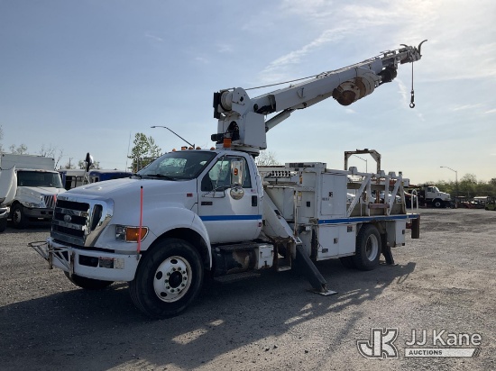 (Plymouth Meeting, PA) Altec DM47-TB, Digger Derrick mounted behind cab ...