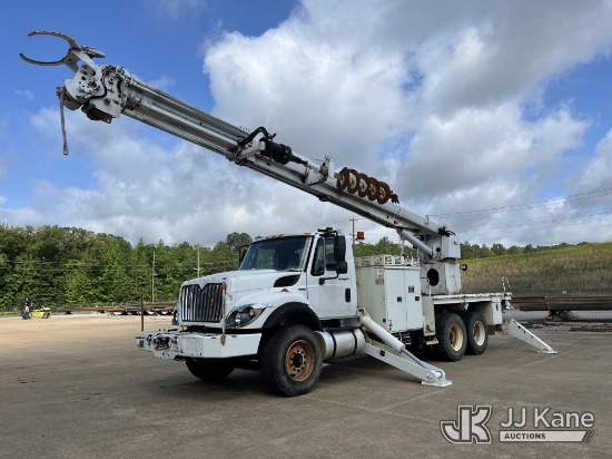 (Selmer, TN) Altec D3060A-BR, Digger Derrick rear mounted on 2011 ...