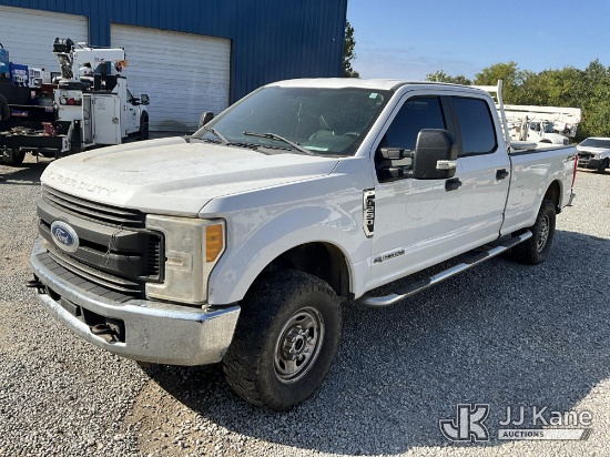 (Wheatcroft, KY) 2017 Ford F250 4x4 Crew-Cab Pickup Truck Runs & Moves ...