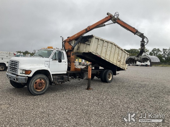 (Verona, KY) Peterson TL3, Grappleboom/Log Loader Crane mounted behind ...