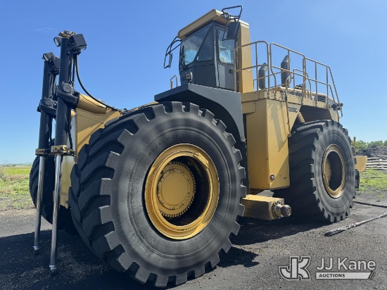 (Emmett, KS) 2013 Cat 690D / 992D Rubber Tired Tractor, (2013 Certified ...