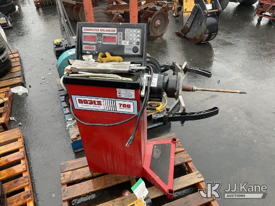 (Dixon, CA) Coats 700 Wheel Balancer (Condition Unknown) NOTE: This ...