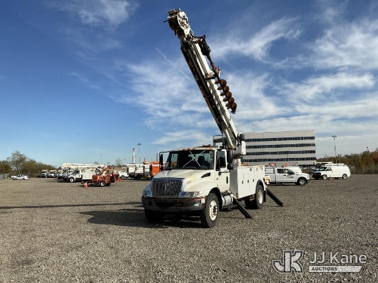 (Louisville, OH) Altec DM47-TR, Digger Derrick rear mounted on 2007 ...