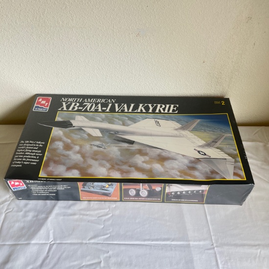 Ertl AMT XB-70A-1 Valkyrie Model Airplane Kit Sealed | Art, Antiques ...
