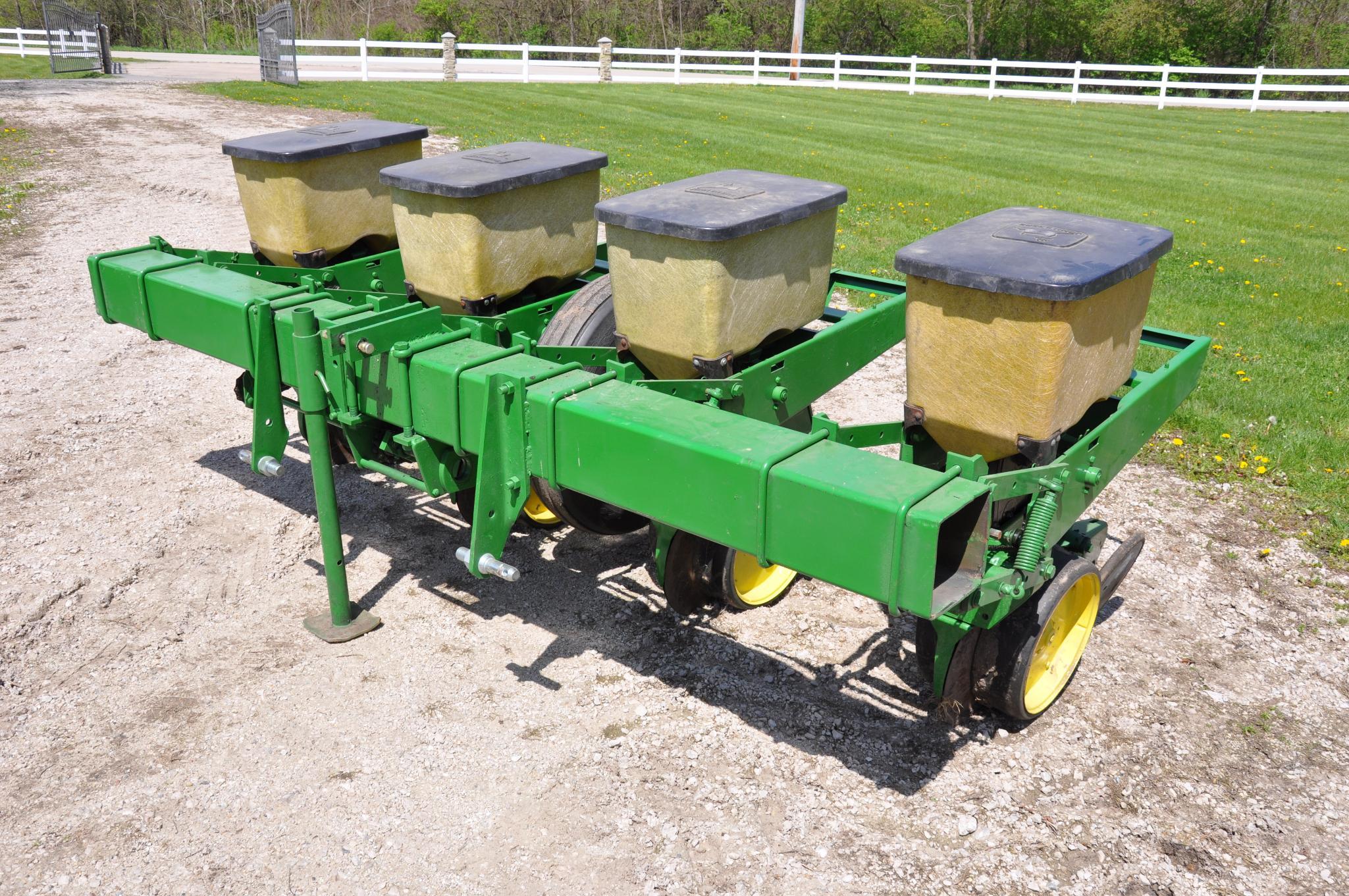 John Deere 4 row 30" 3-pt. planter | Proxibid