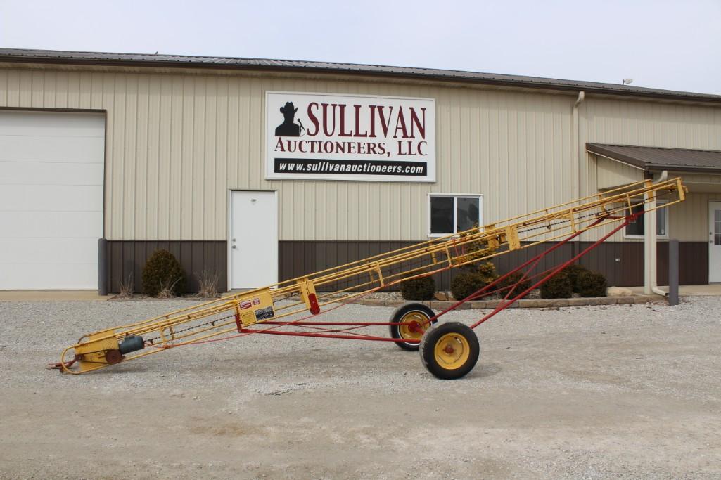 Hay Bale Lift Hay Elevator Conyevor Belt & 4 Bales | Croesgoch Farm