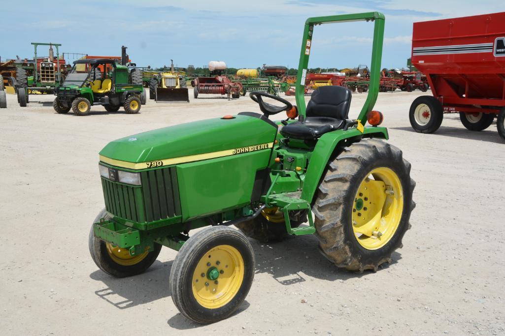 2004 John Deere 790 Tractor