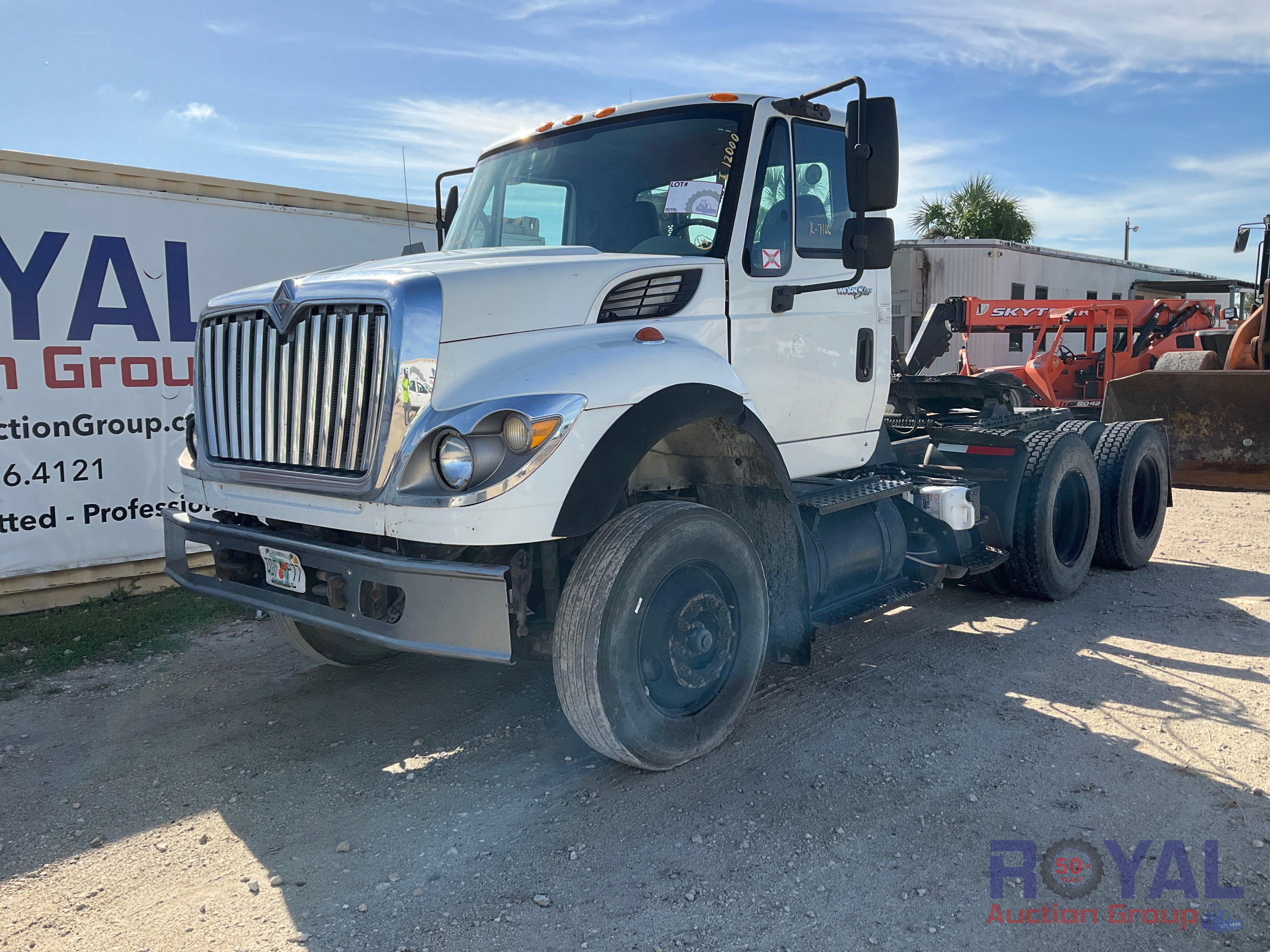 International 7600 Tractor