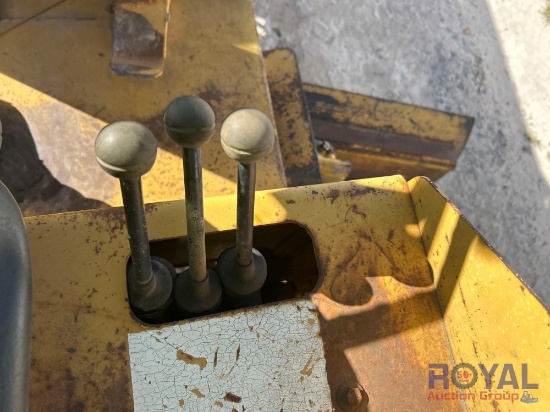 PSI M413XT Motor Grader Tractor | Online Auctions | Proxibid