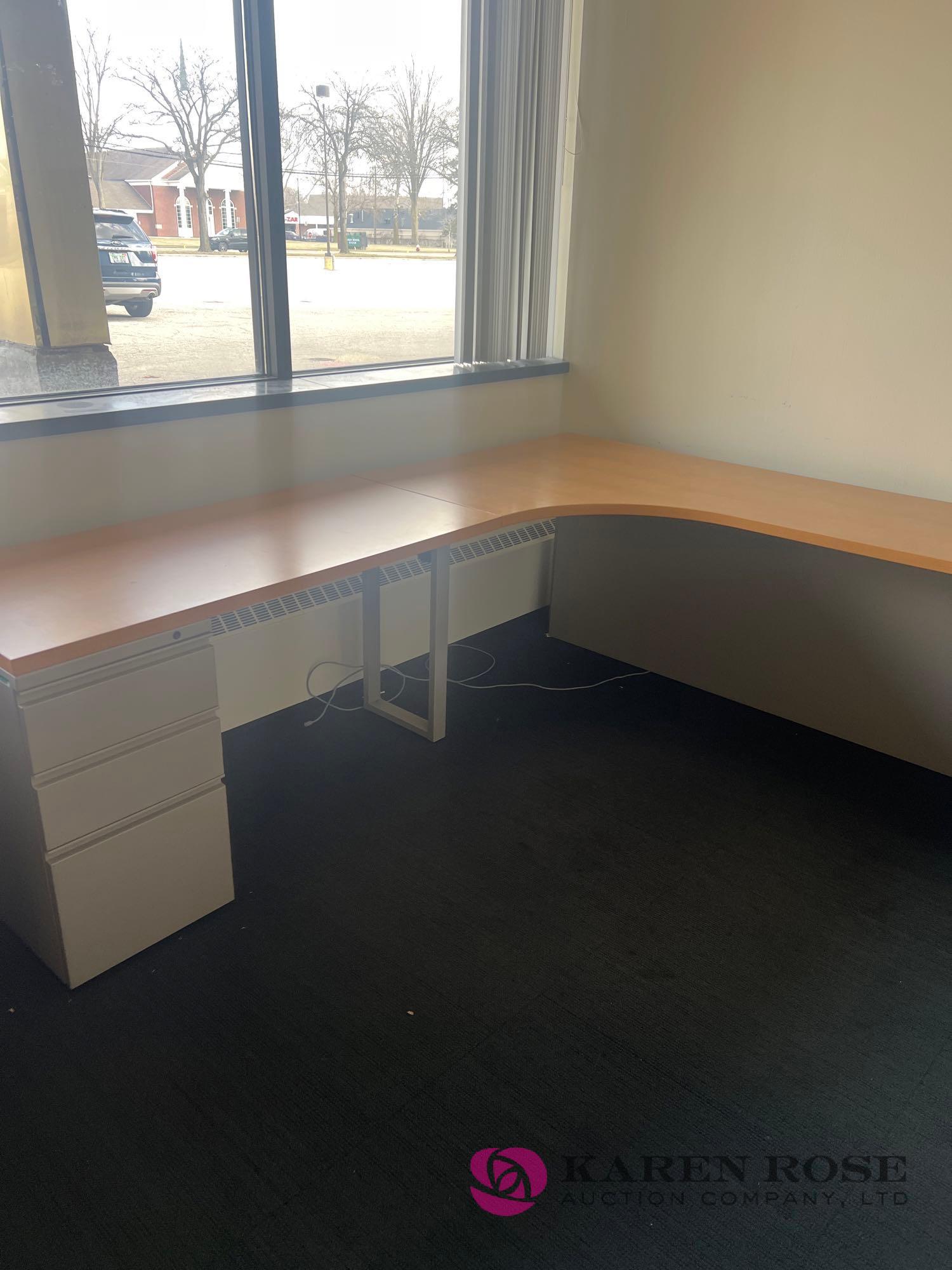 89 inch L-shaped desk. Bring help to load. | Proxibid