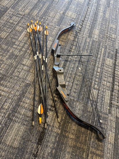 Brave Archery Bow with arrows 31 in long | Guns & Military Artifacts ...
