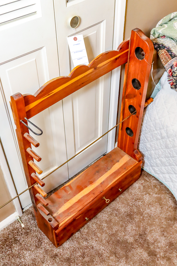 Wall Mount Gun Rack w/ Lockable Drawer & Key | Proxibid