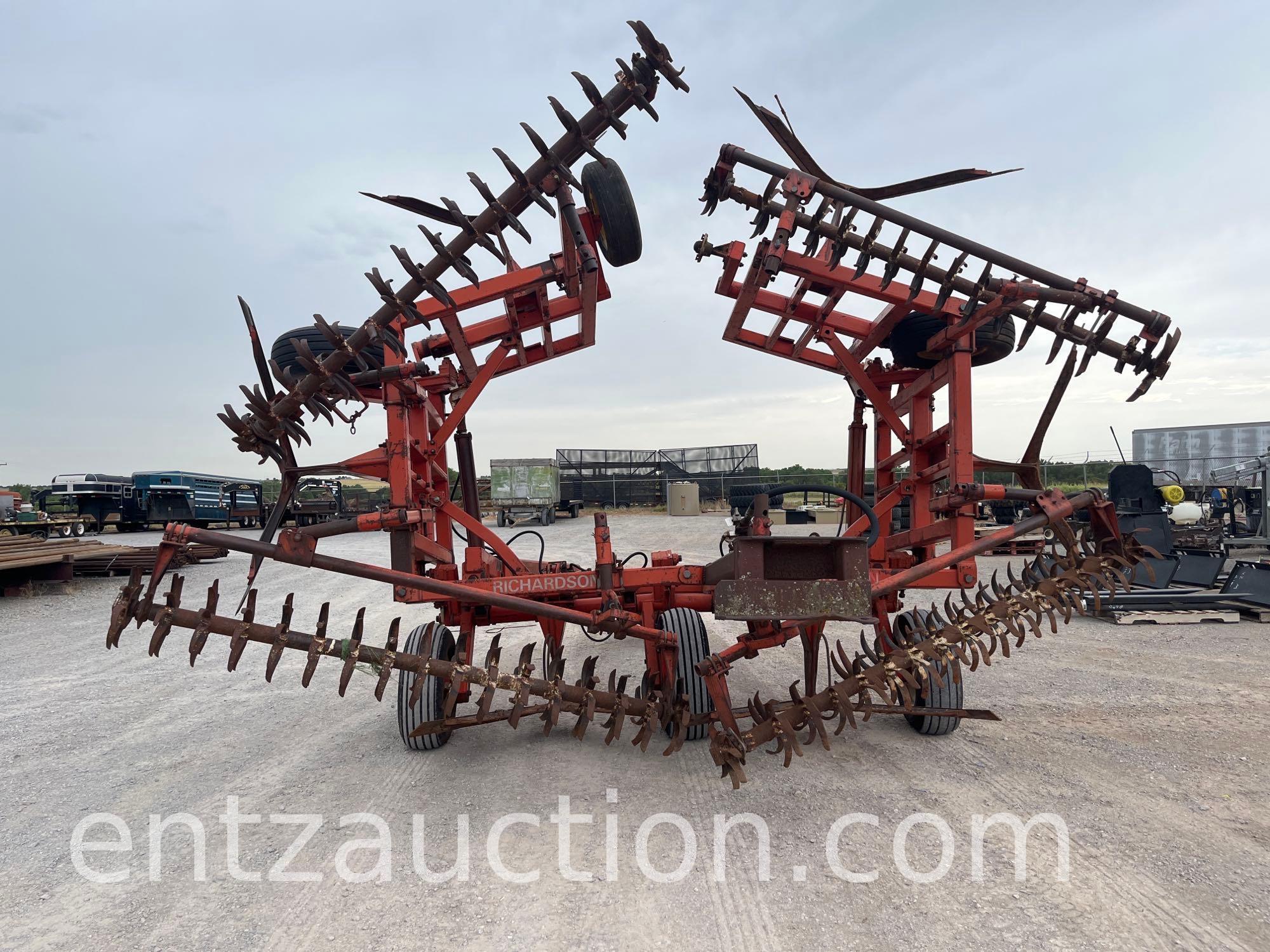 RICHARDSON 30' SWEEP PLOW, 6' X 5', REAR PICKERS, | Proxibid