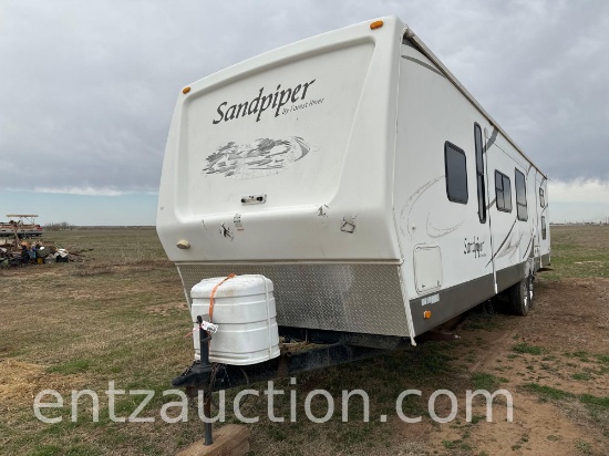 2009 SANDPIPER BY FOREST RIVER TRAVEL TRAILER, 37', | Online Auctions ...