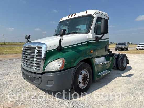 2015 FREIGHTLINER CASCADIA 125 SEMI, DD15 DETROIT | Commercial Trucks ...