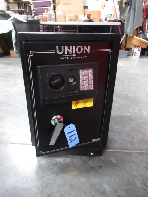 UNION SAFE CO. SAFE W/ BOOKLET | Proxibid