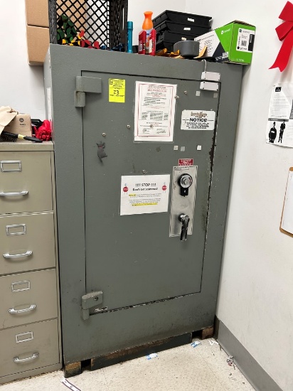 AmSec Safe W/ Analog Pad | Online Auctions | Proxibid