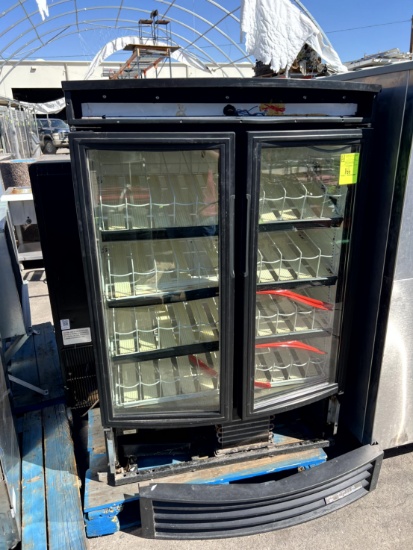 True Glass Door Cooler | Industrial Machinery & Equipment Food ...