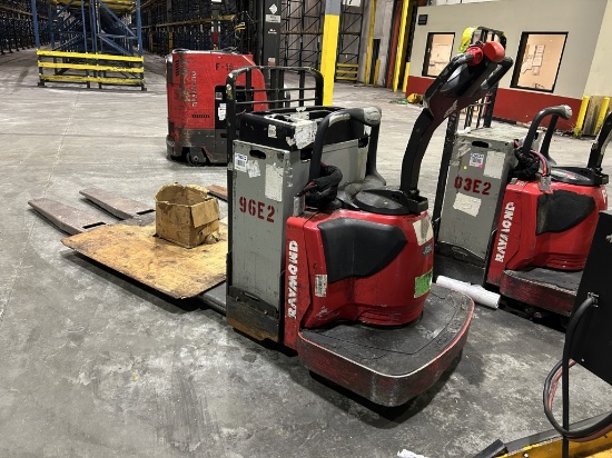 RAYMOND 8410 END RIDER ELECTRIC PALLET JACK | Industrial Machinery ...