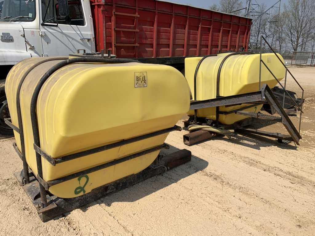 500 Gallon Side Mount Tanks | Proxibid