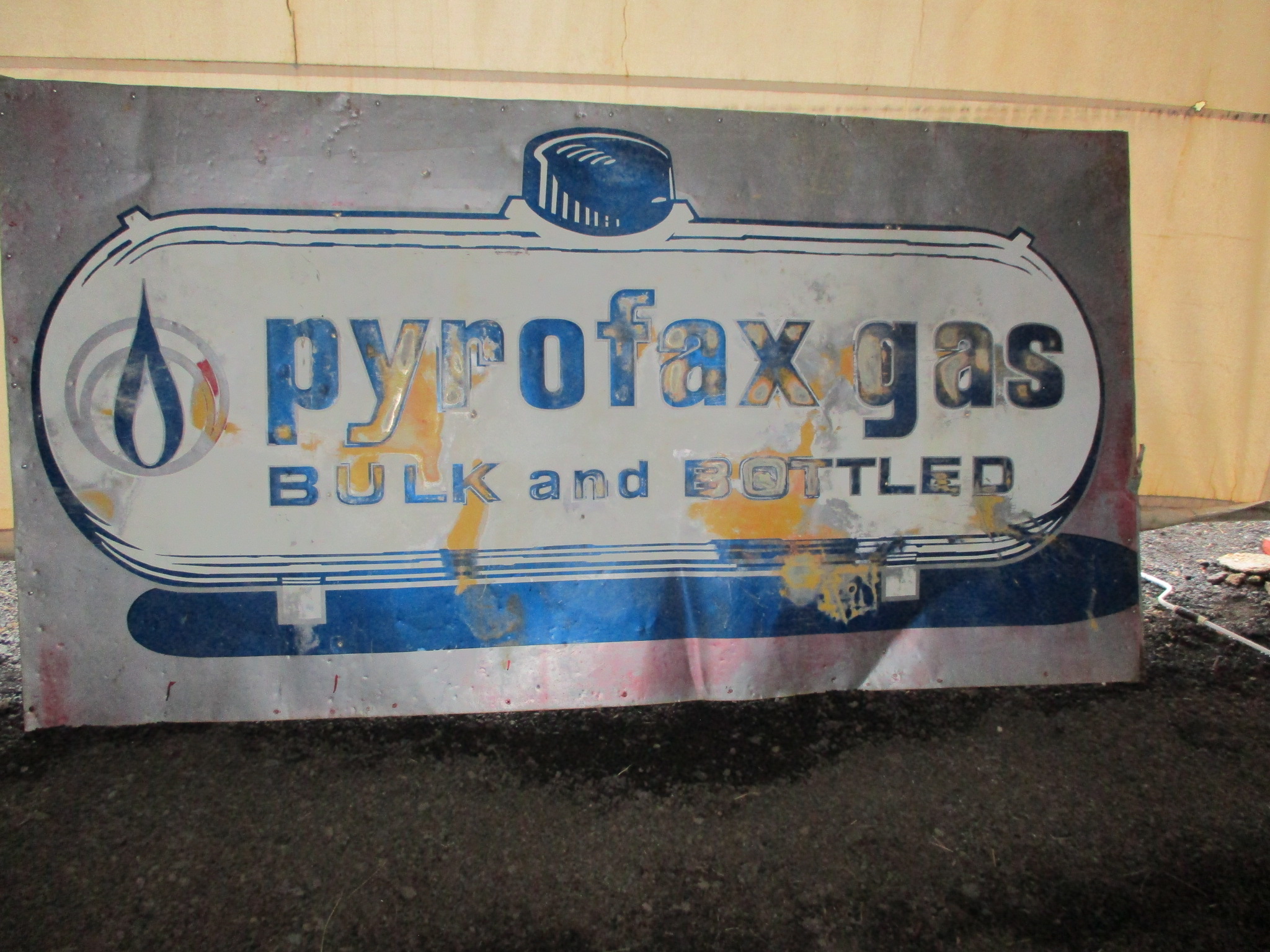 ROAD TACKER SIGN-PYROFAX GAS/PROPANE 114 IN X 60 | Proxibid