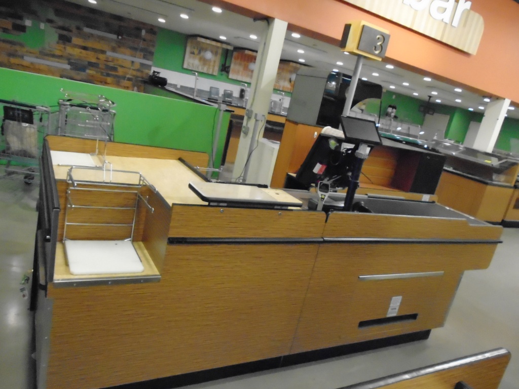 Killion Ind. Complete check-out counter with scanner system & conveyor ...