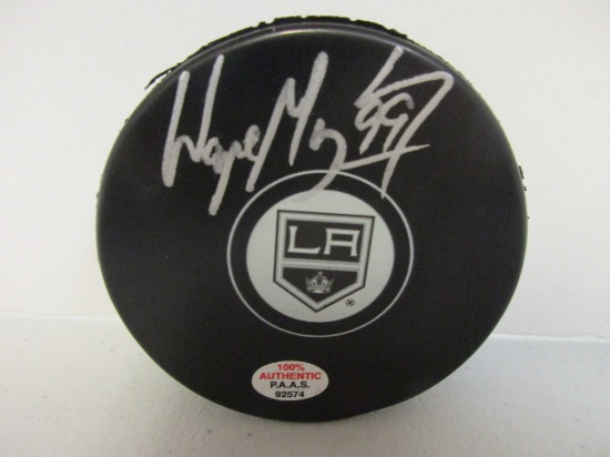 Wayne Gretzky of the LA Kings signed autographed logo hockey puck PAAS ...