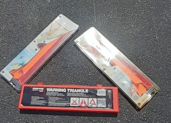Safety Triangles - New in the box | Online Auctions | Proxibid