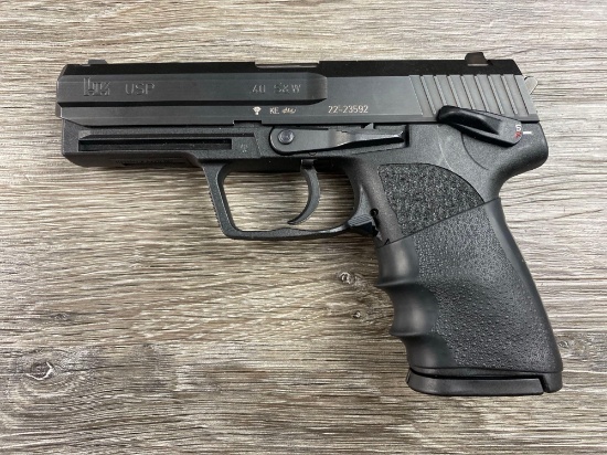 HECKLER & KOCH USP SEMI-AUTO PISTOL, .40 S&W CAL., w/ EXTRA MAGS ...