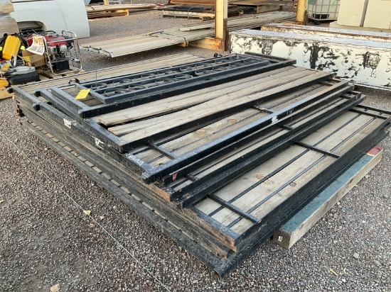 STACK OF FENCE PANELS AND GATES | Online Auctions | Proxibid
