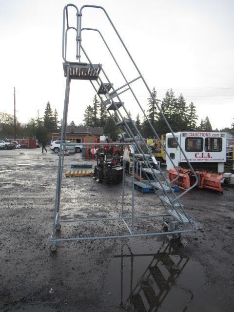 COTTERMAN 10' 450LB CAPACITY ROLLING STAIRCASE | Proxibid