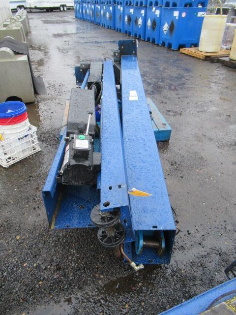 CHALLENGER LIFTS 39000 HYDRAULIC 2-POST CAR LIFT | Proxibid