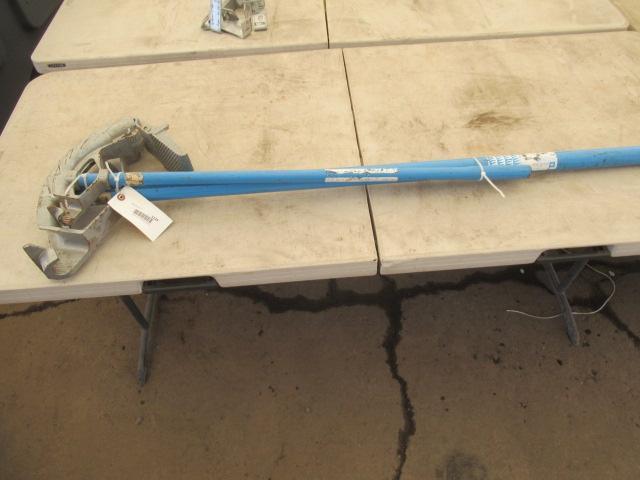 (2) IDEAL 3/4'' & 1 1/4'' MANUAL PIPE BENDERS | Proxibid