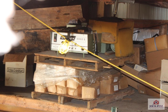 Control box, swivel chair, all content of boxes | Barnebys