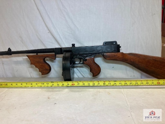 1920's Thompson "Tommy Gun" Submachine Gun Replica | Guns & Military ...
