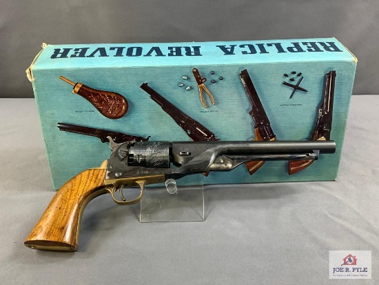 [335] Italian cap and Ball Replica 1860 Revolver, .44 cal, SN: 15089 ...