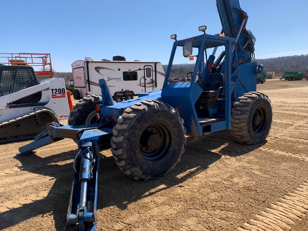 Trak International Forklift