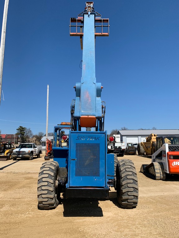 Trak International Forklift
