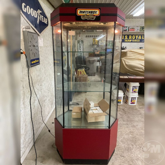 MATCHBOX COLLECTIBLES DISPLAY CASE, 3 GLASS SHELVES, LIGHTS, ROLLERS ...
