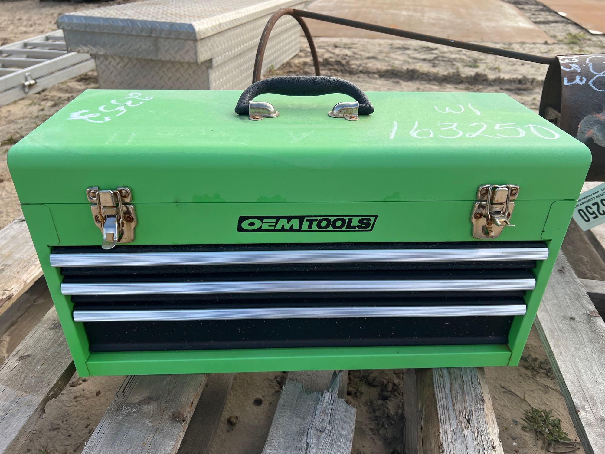 (1) GAS COOKER (1) GREEN TOOLBOX | Proxibid
