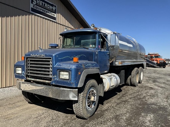 1996 Mack RD6885 Water Tanker Truck | Commercial Trucks Waste & Water ...